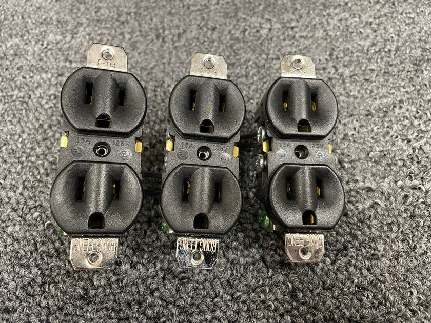 APC Outlets From Back-UPS Pro 1100 BP1100 | Dave's Hobby Shop by W5SWL